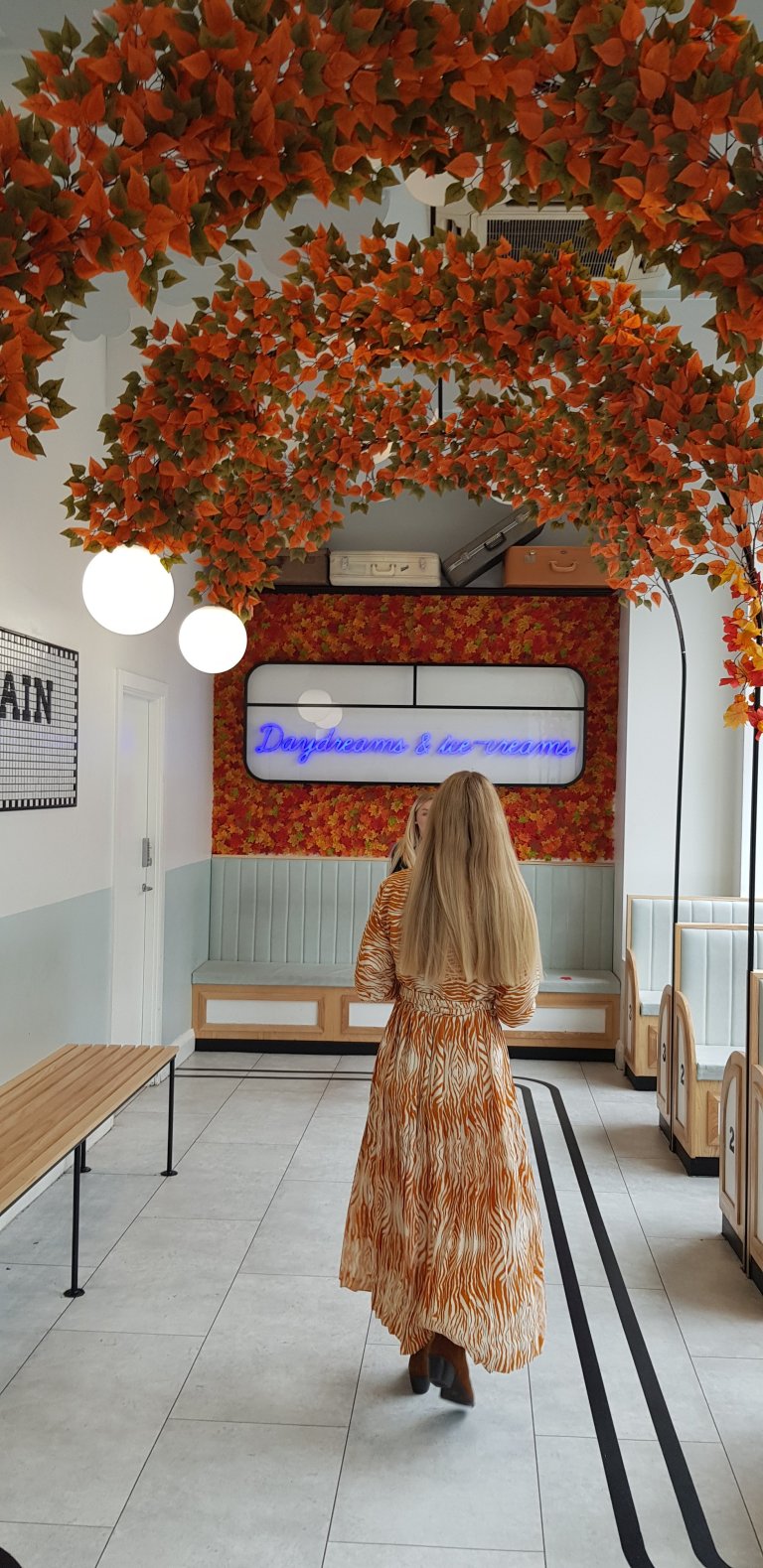 Autumn at Milk Train Cafe – thestyleartisandotcom